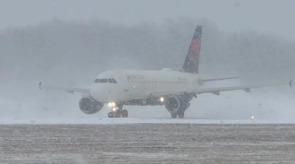 Over 9,000 US Flights Hit By Delays From Snow Storms